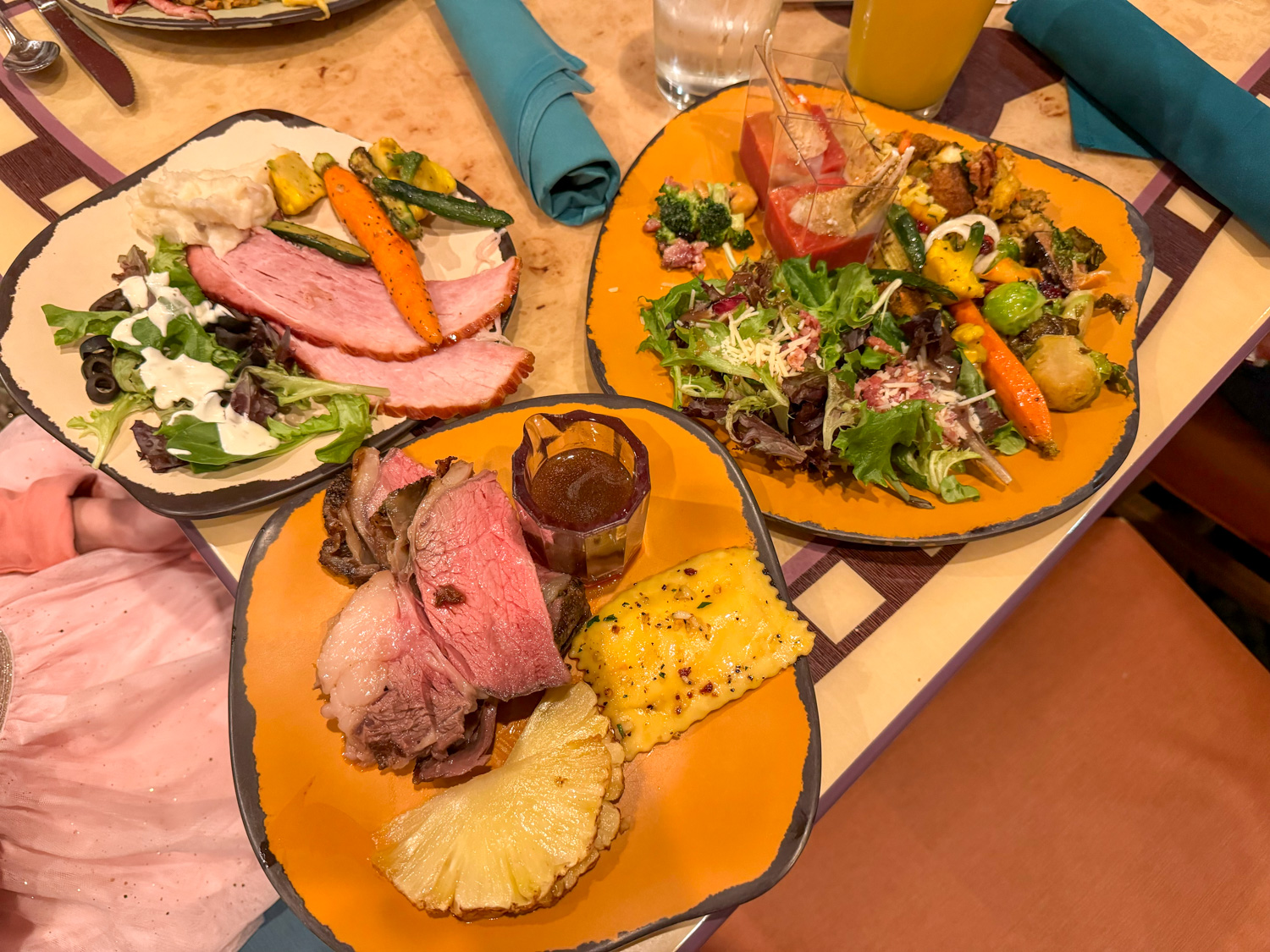 Goofy's Kitchen Restaurant Review - Plowing Through Life